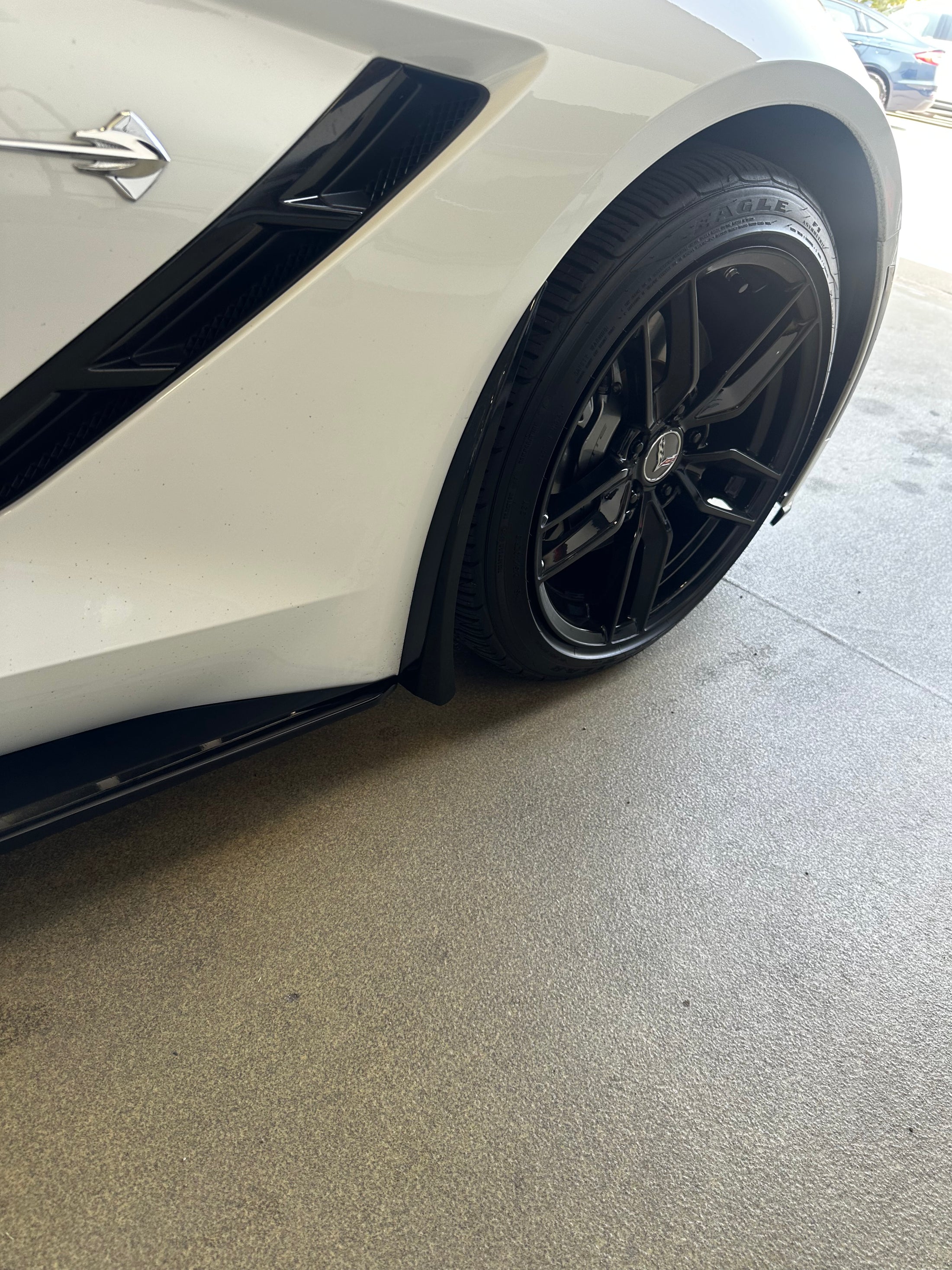 Arctic White C7 Convertib | Build of the week – ACS Composite