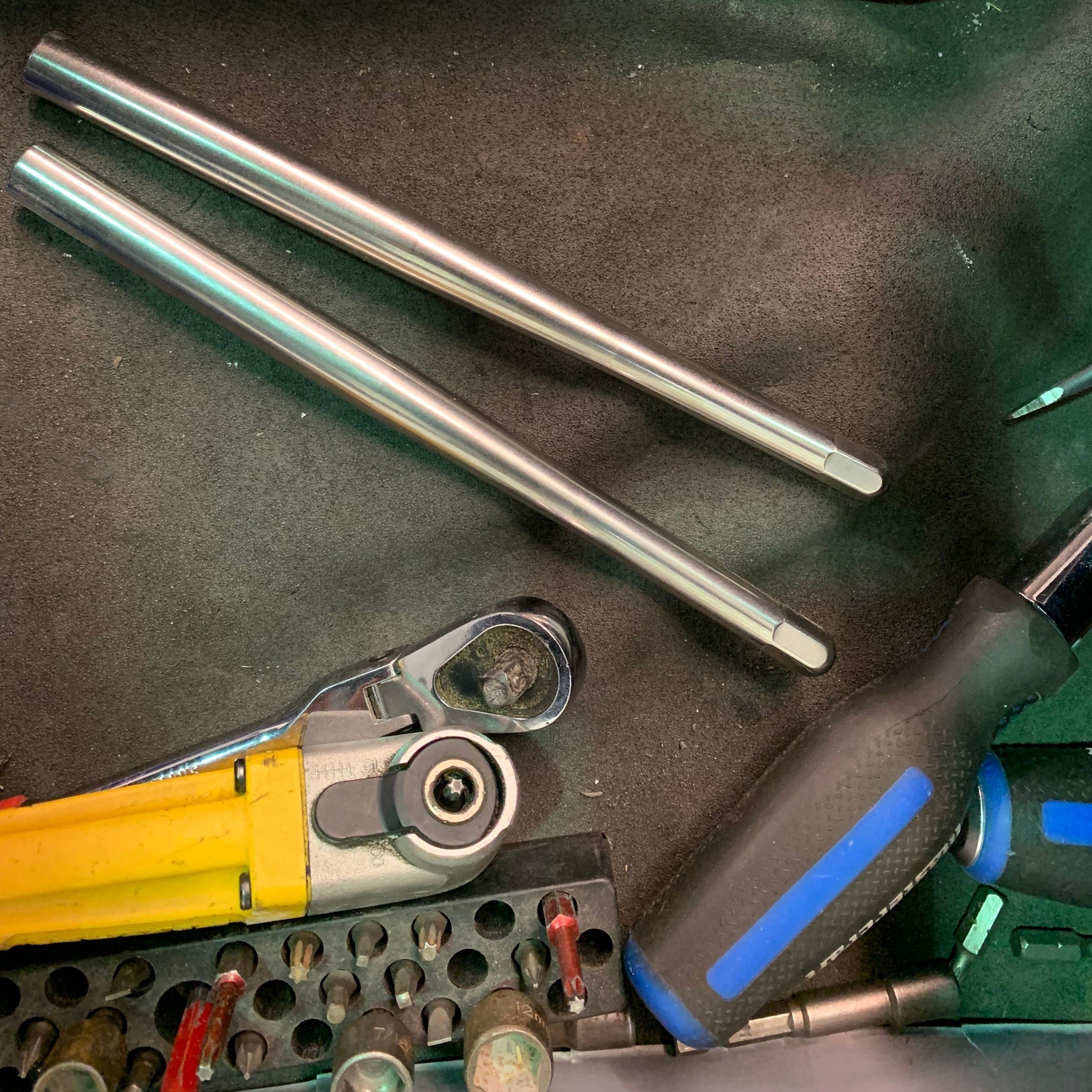 Wheel Stud Guides | Stainless Steel | M14x1.5 | C8 Corvette | 50-4-104 ...